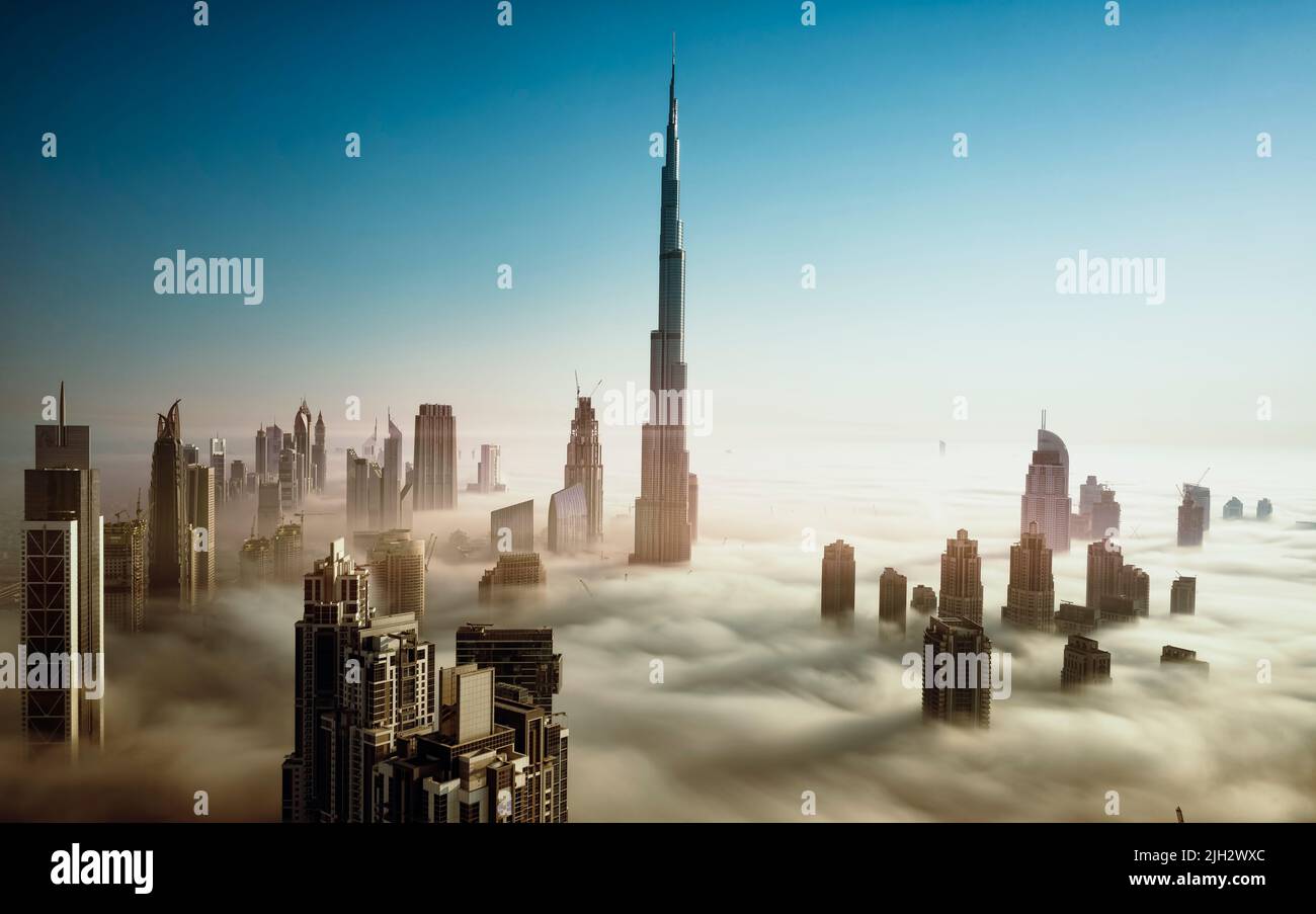 Burj khalifa downtown dubai weather fog hi-res stock photography and ...
