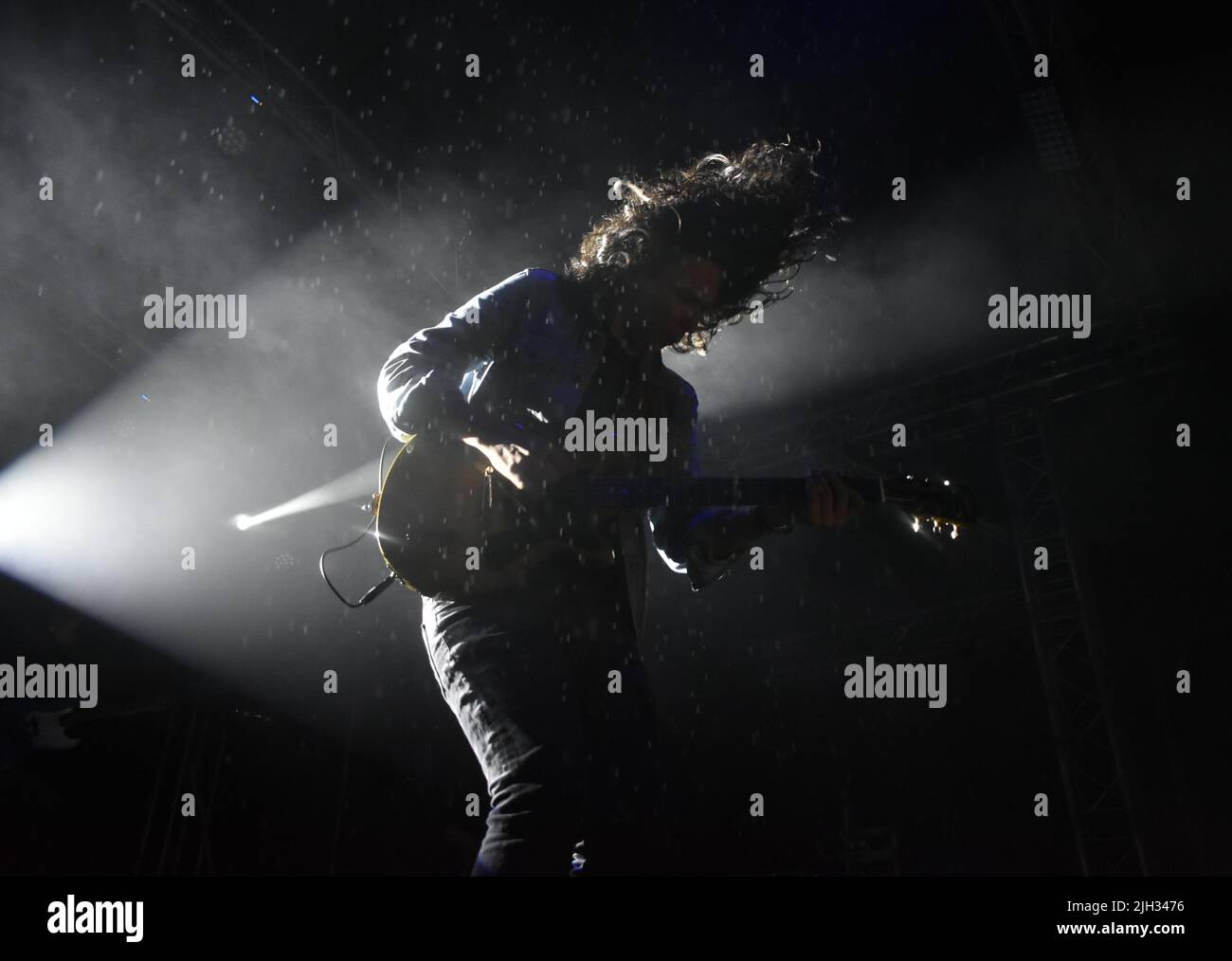 Lead guitarist of queen hi-res stock photography and images - Alamy