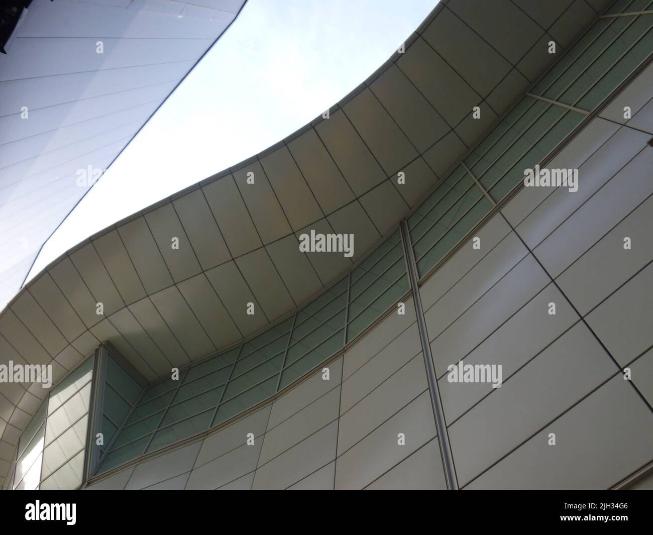 Curved buildings hi-res stock photography and images - Alamy