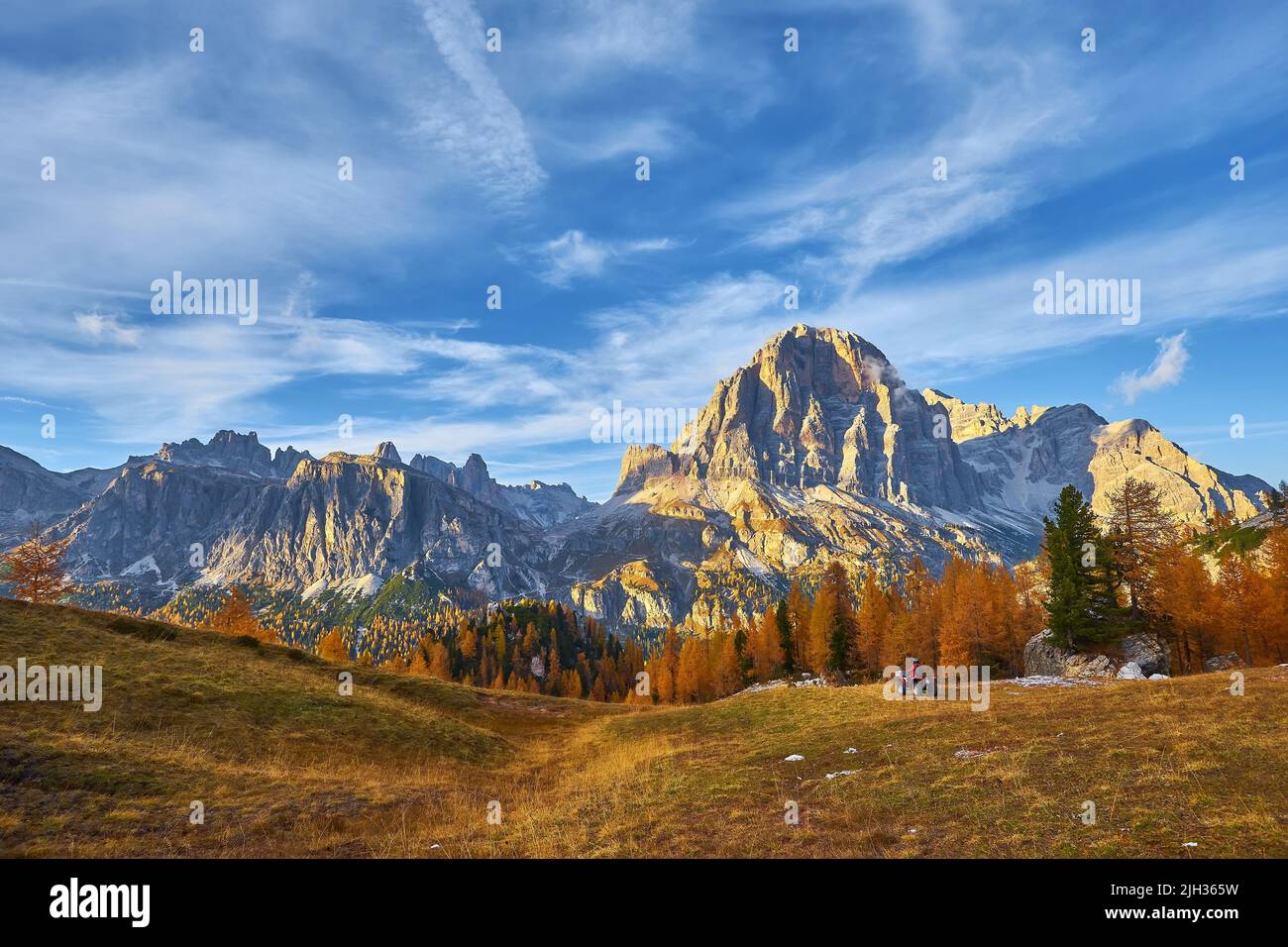 Cinque torri and tofane group hi-res stock photography and images - Alamy