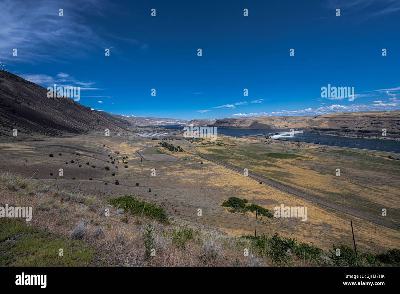 John Day Dam at the Columbia River Stock Photo - Alamy