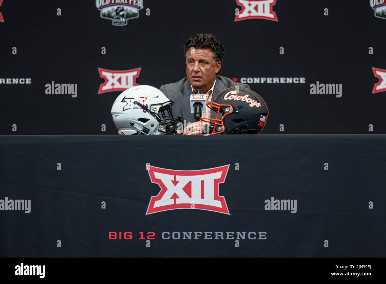 Oklahoma State head coach Mike Gundy speaks during Big 12 Conference ...