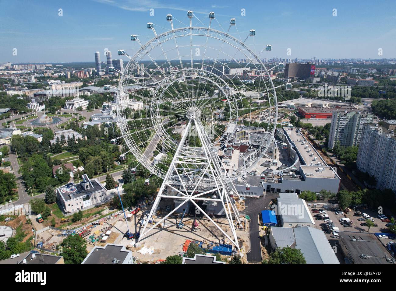 Moscow. A view of a Ferris wheel 'the Sun of Moscow' in the territory ...
