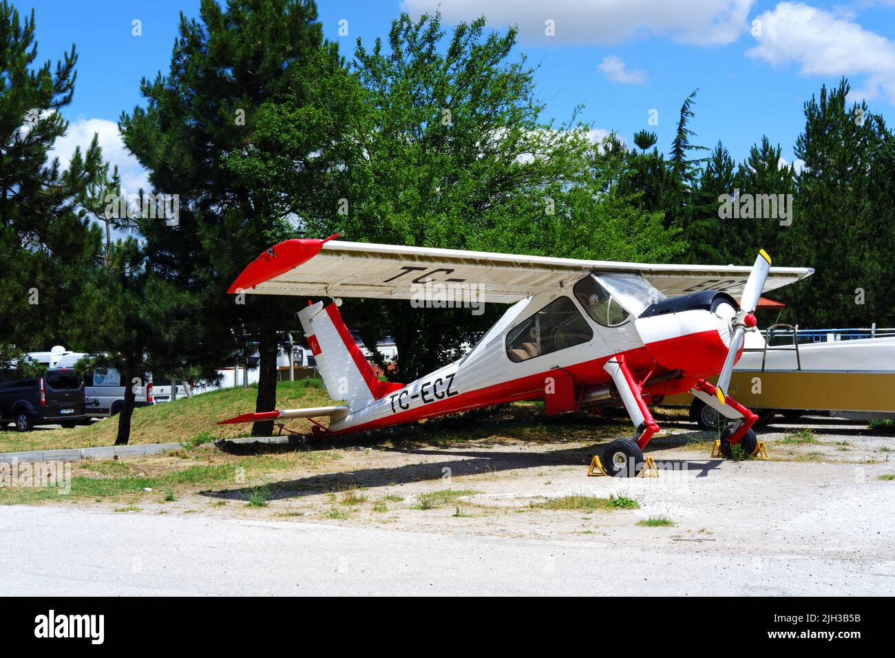 Red and white small airplane outdoor Stock Photo - Alamy