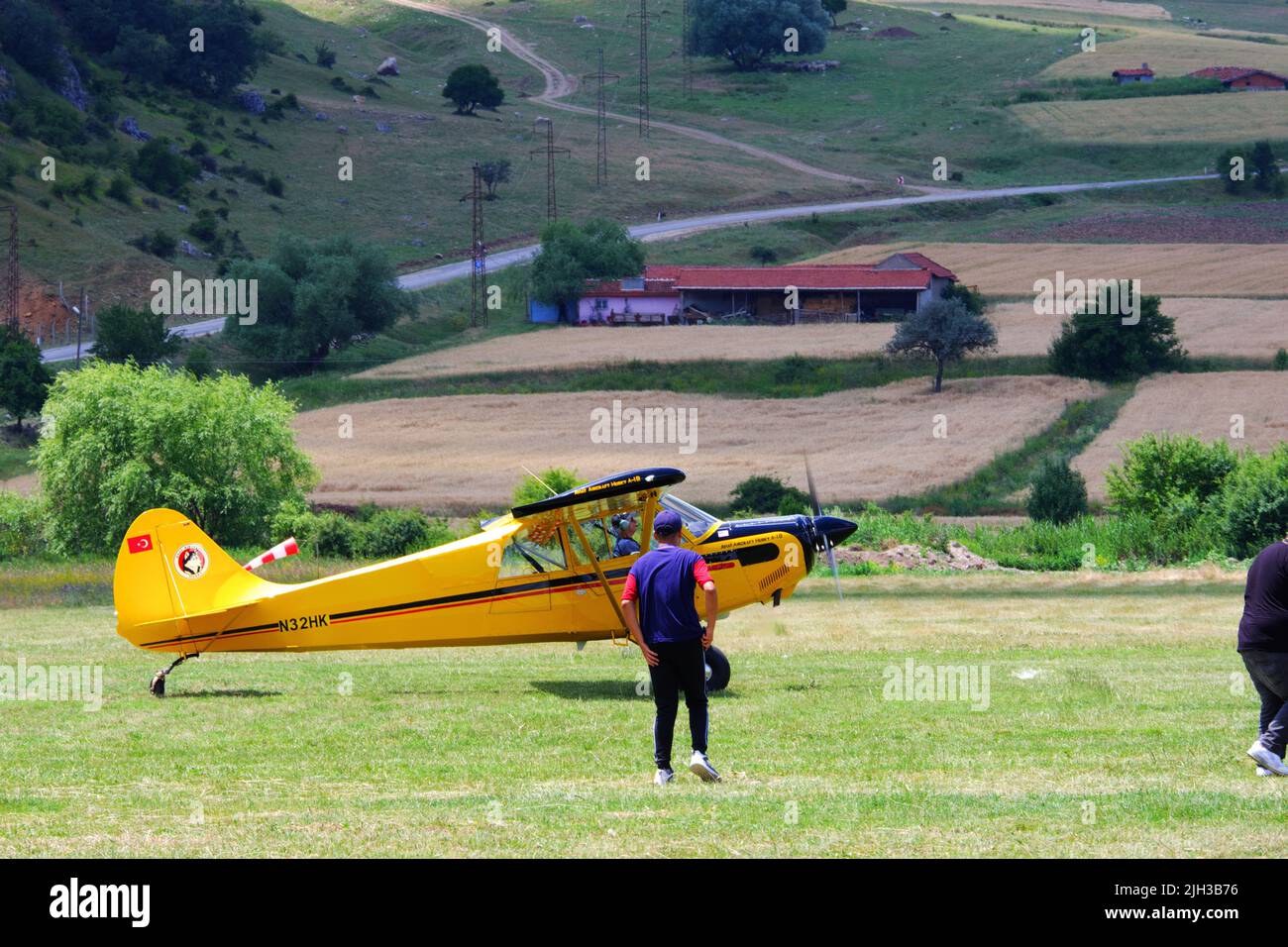 Yellow jet plane hi-res stock photography and images - Alamy