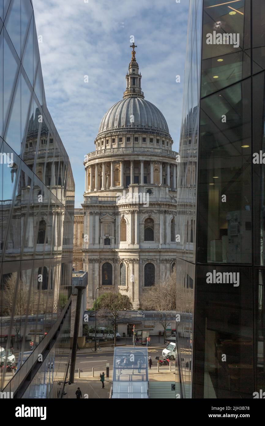 London glass dome hi-res stock photography and images - Alamy
