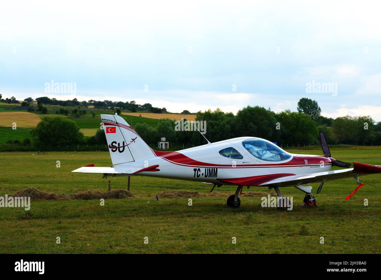 Small white plane hi-res stock photography and images - Alamy