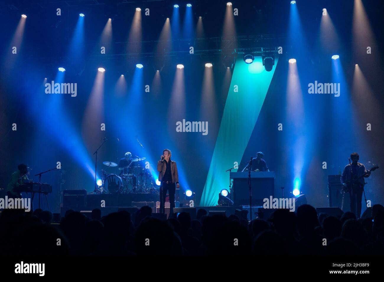 Alex Fischel, Jim Eno, Britt Daniel, Gerardo Larios and Ben Trokan of ...