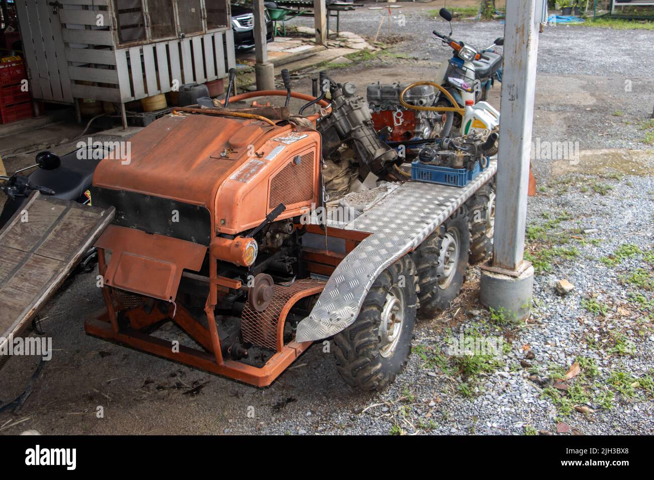 Articulated Arm Multi Utility Vehicle