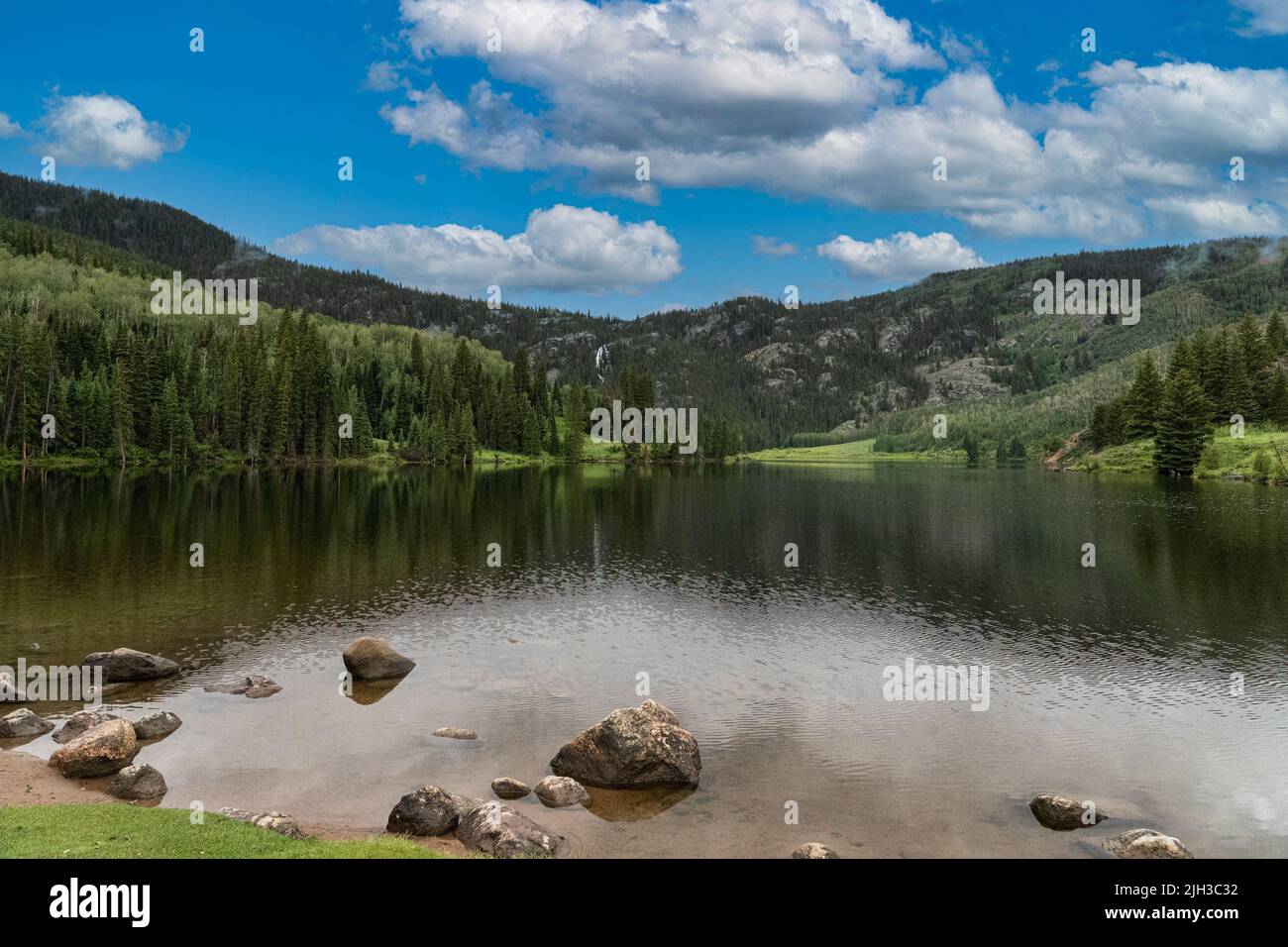 Cataract lake hi-res stock photography and images - Alamy