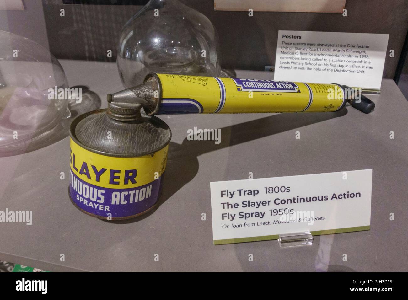 Slayer continuous action fly spray hi-res stock photography and images ...