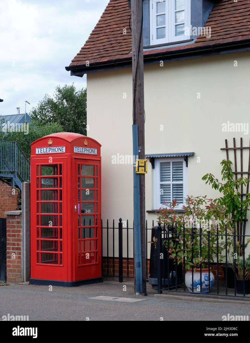 Gpo phone boxes integrated into local architecture hi-res stock ...