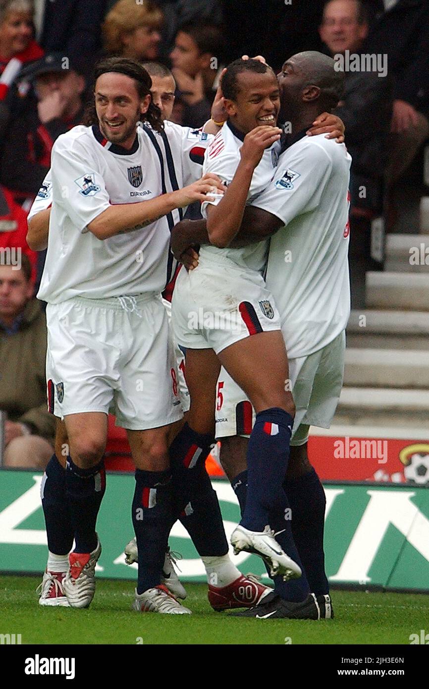 Robert earnshaw hi-res stock photography and images - Alamy