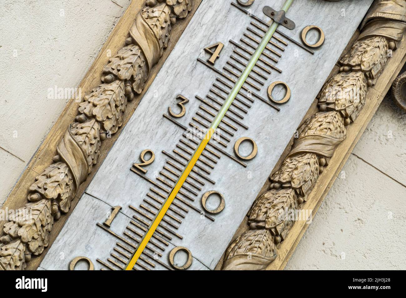the Street thermometer Stock Photo - Alamy