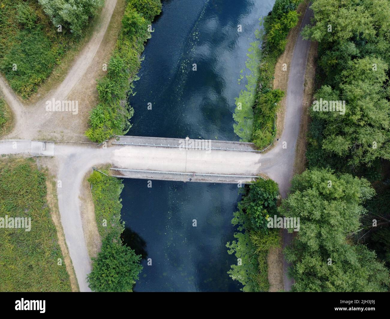 Downward drone shot of river path and bridge in Hoddesdon Stock Photo ...