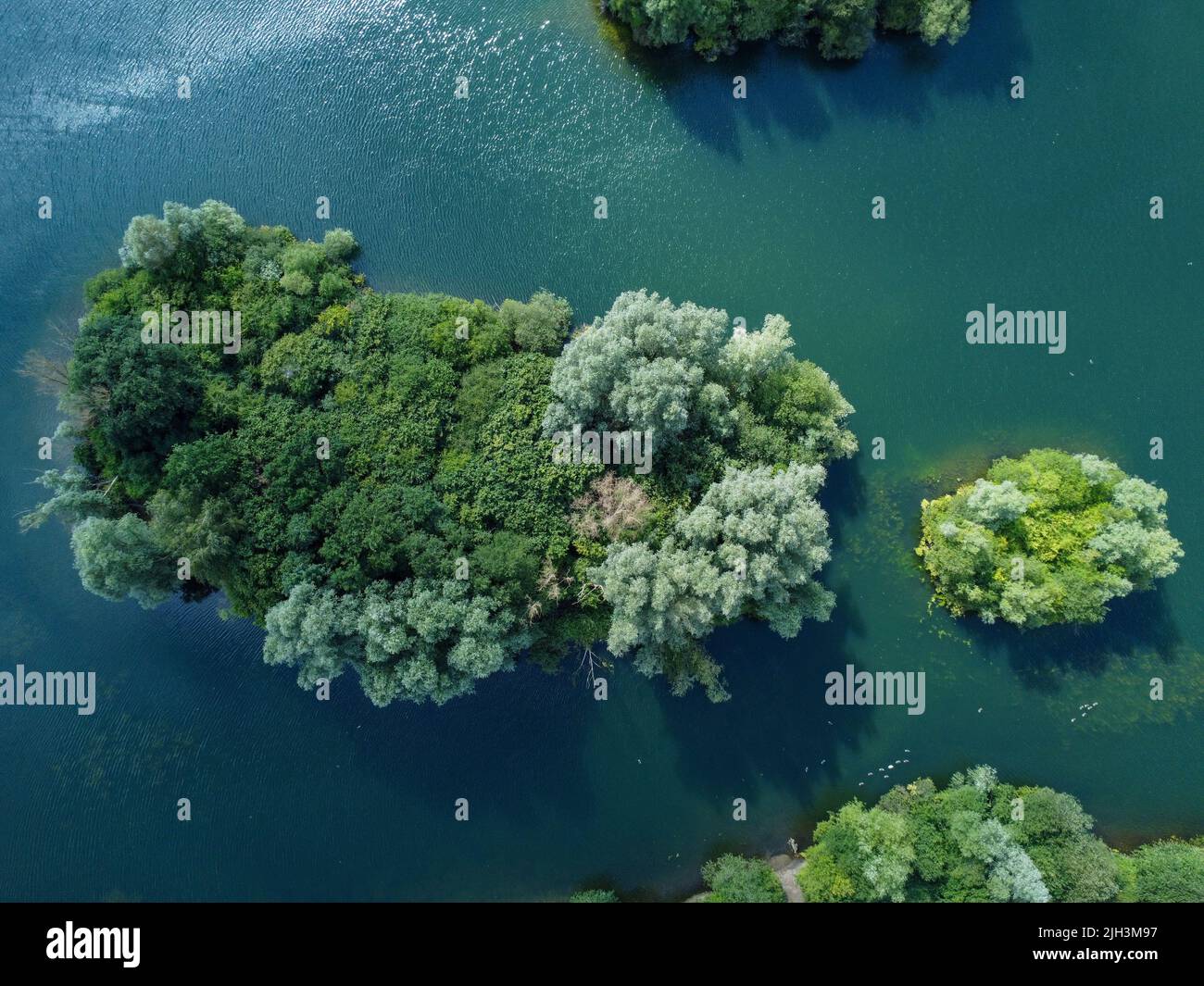 Pond underwater view uk hi-res stock photography and images - Alamy