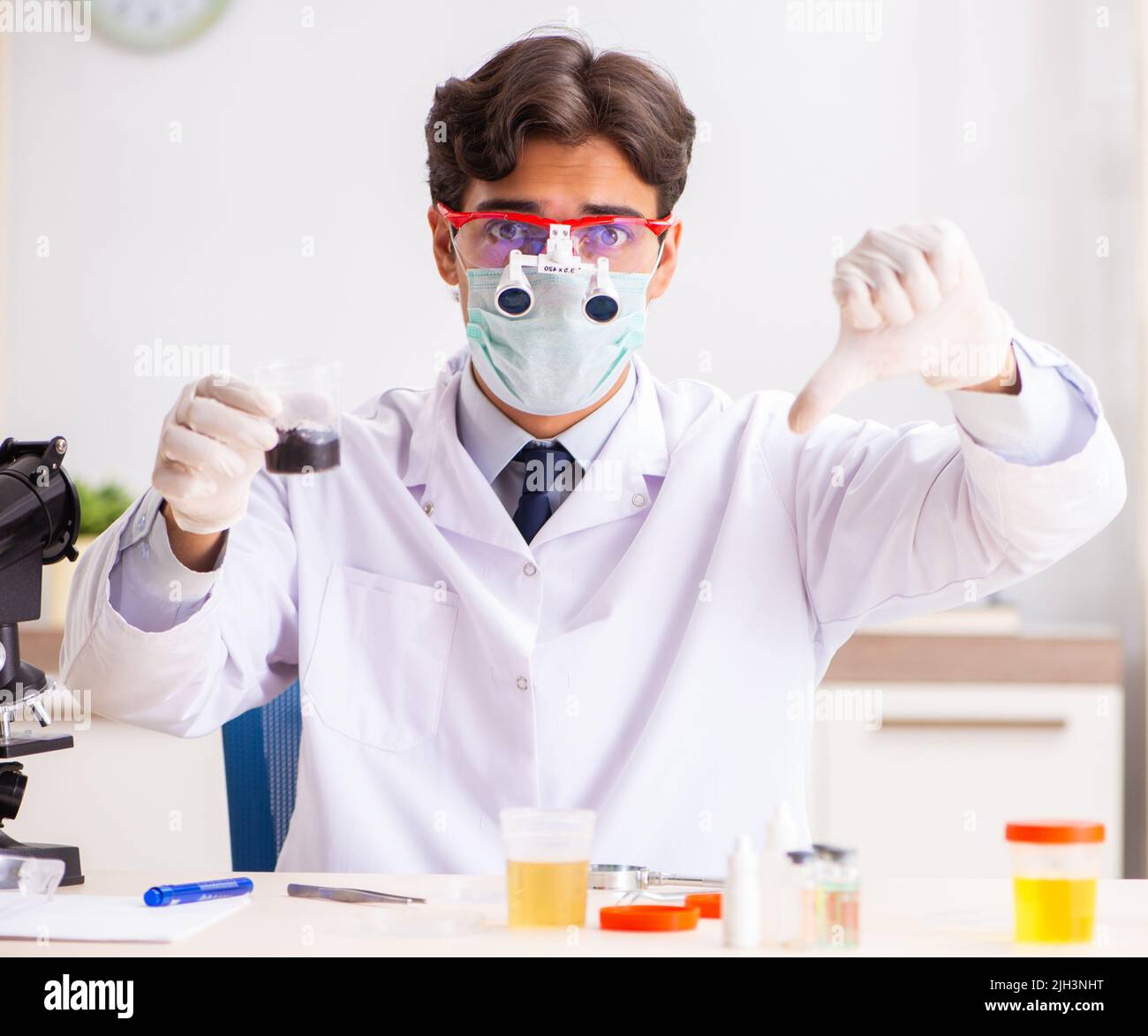 Lab test failure doctor hand hi-res stock photography and images - Alamy