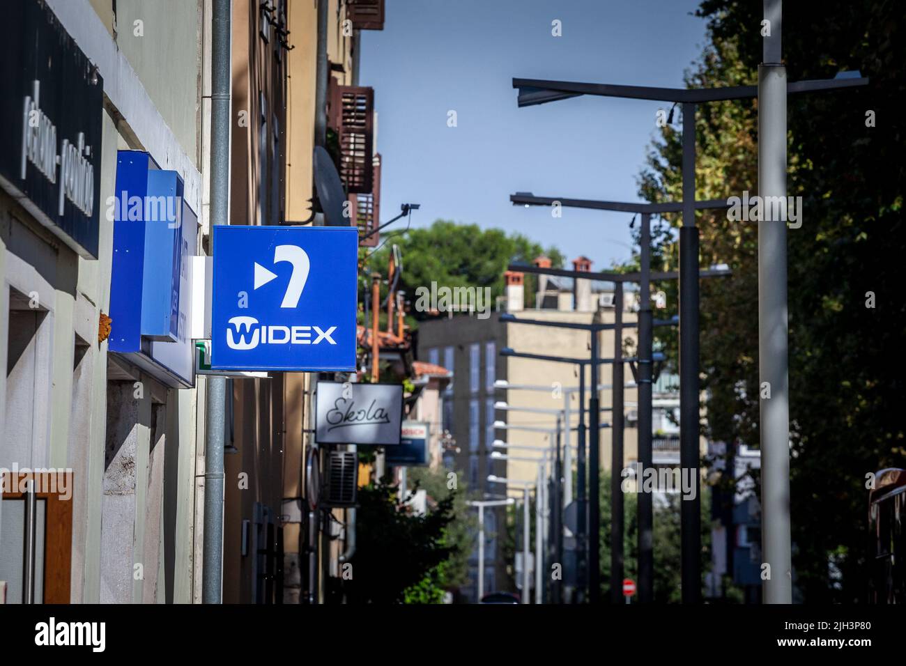 Widex logo hi-res stock photography and images - Alamy