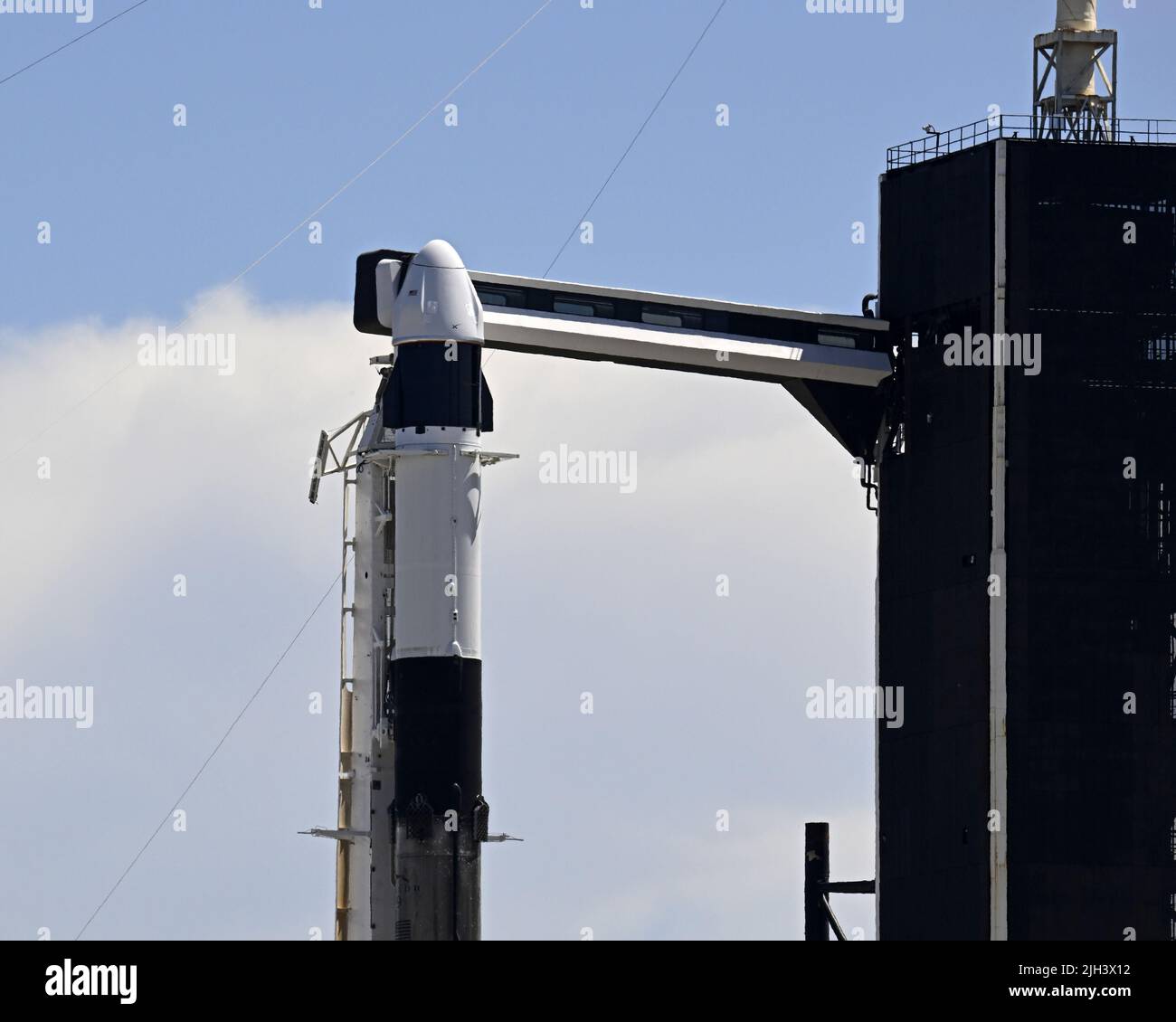 Florida, USA. 14th July, 2022. A Cargo Dragon-2 spacecraft sits on top ...