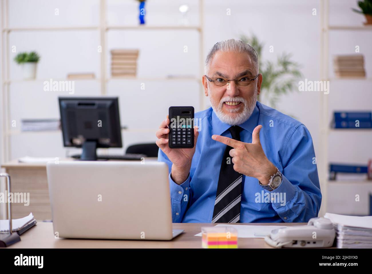 Old bookkeeper working workplace hi-res stock photography and images ...
