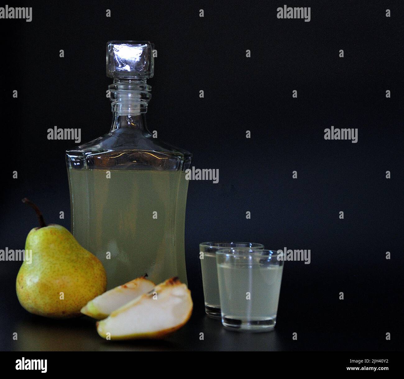 Hard cider bar hi-res stock photography and images - Alamy