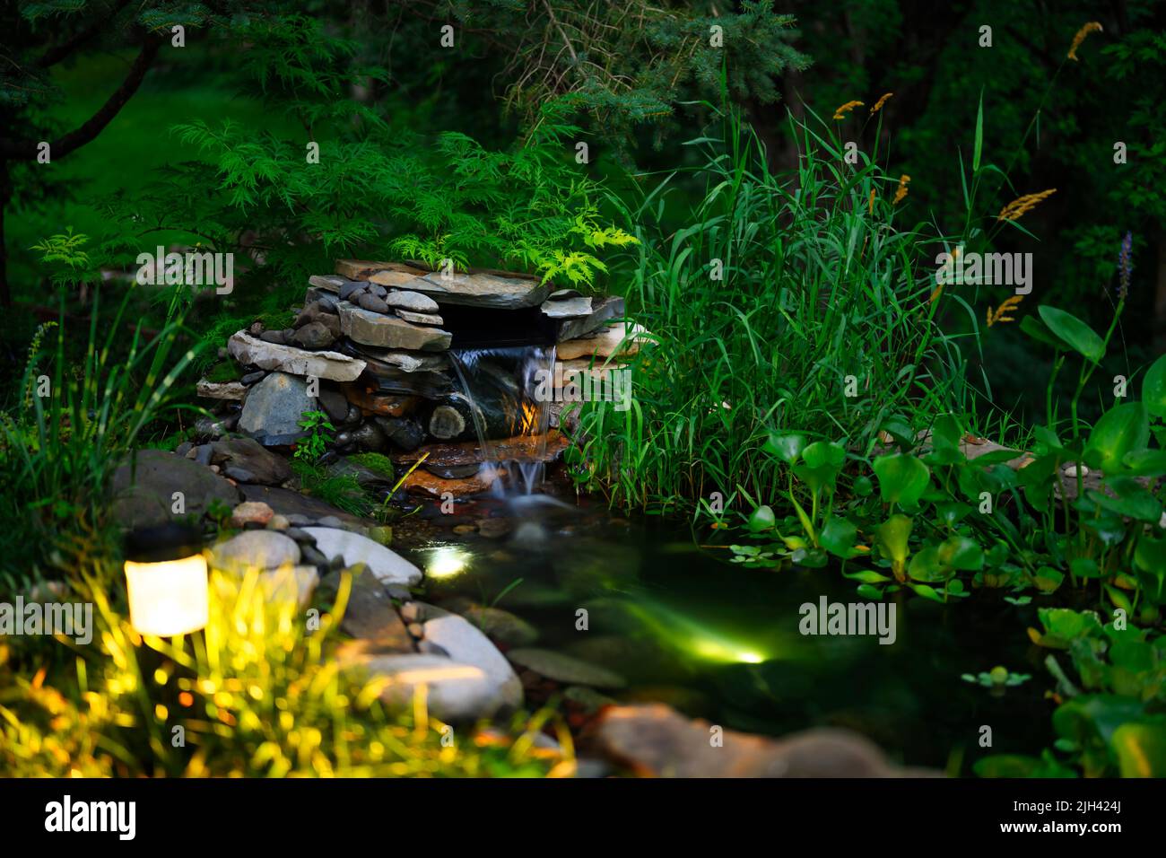 Cascade pond hi-res stock photography and images - Alamy