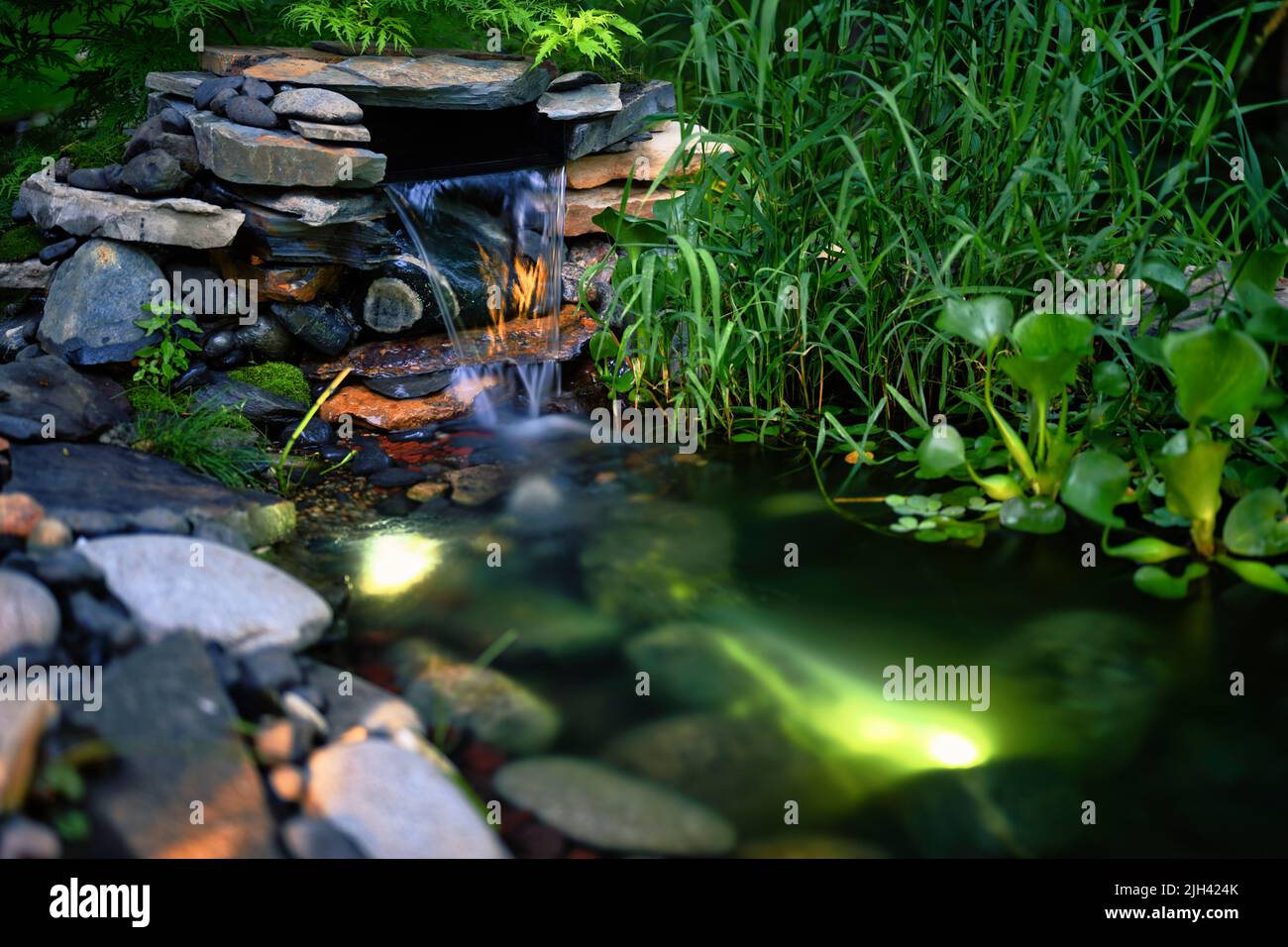 Cascade pond hi-res stock photography and images - Alamy