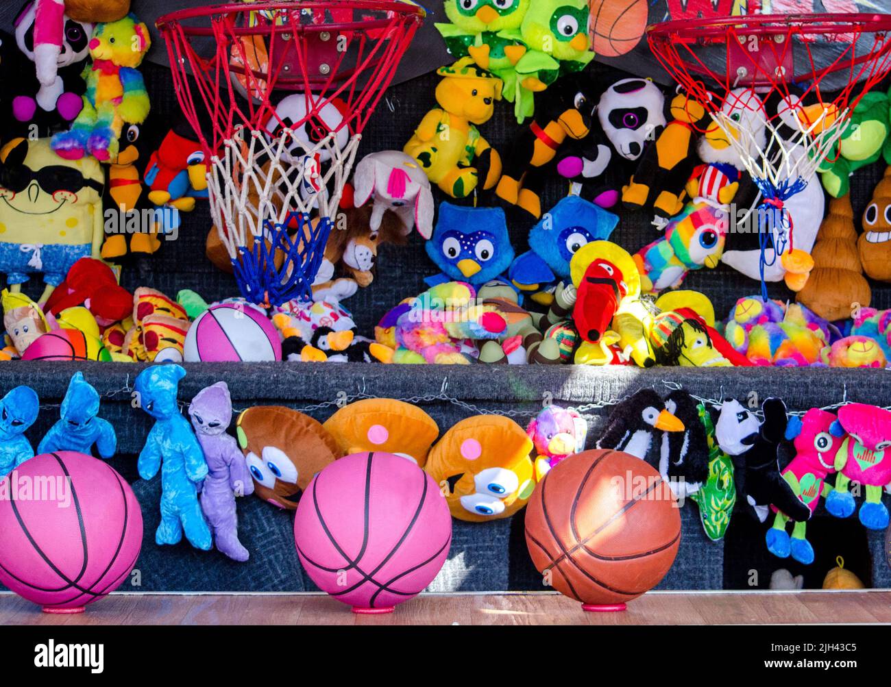 Prize stuffed animals carnival game hi-res stock photography and images ...