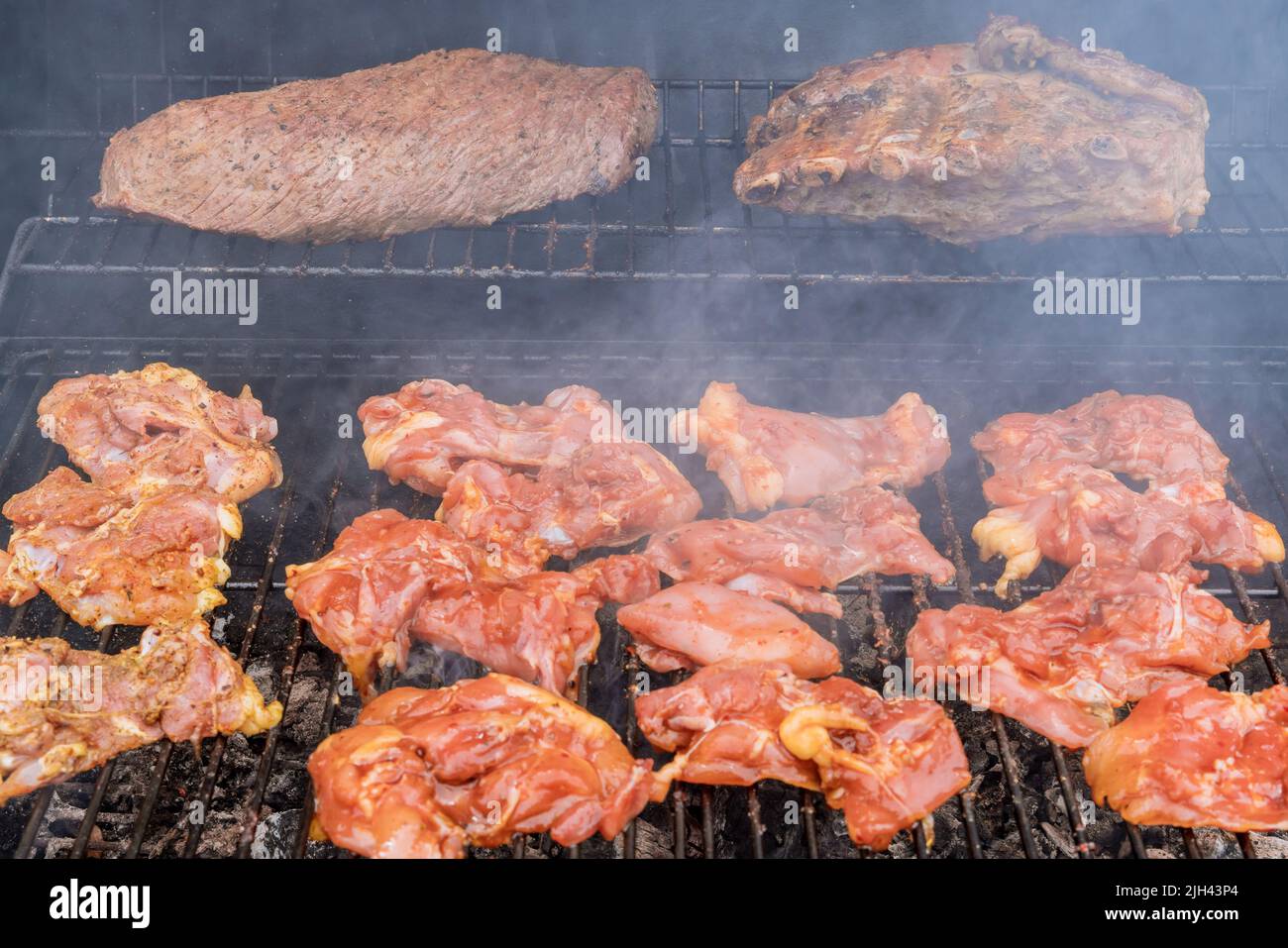 Chicken meat barbecue hi-res stock photography and images - Alamy