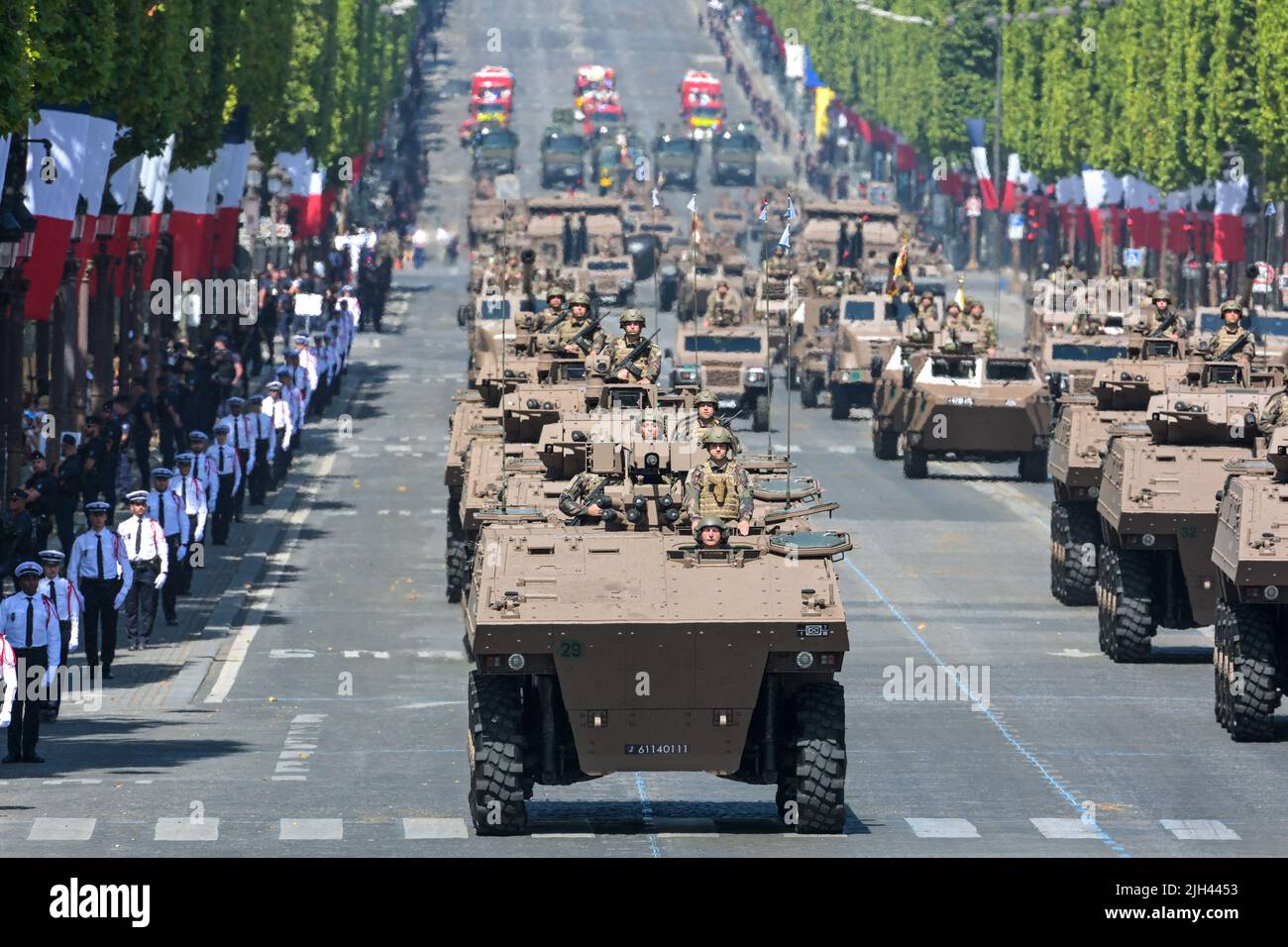 14 july 2022 parade hi-res stock photography and images - Alamy
