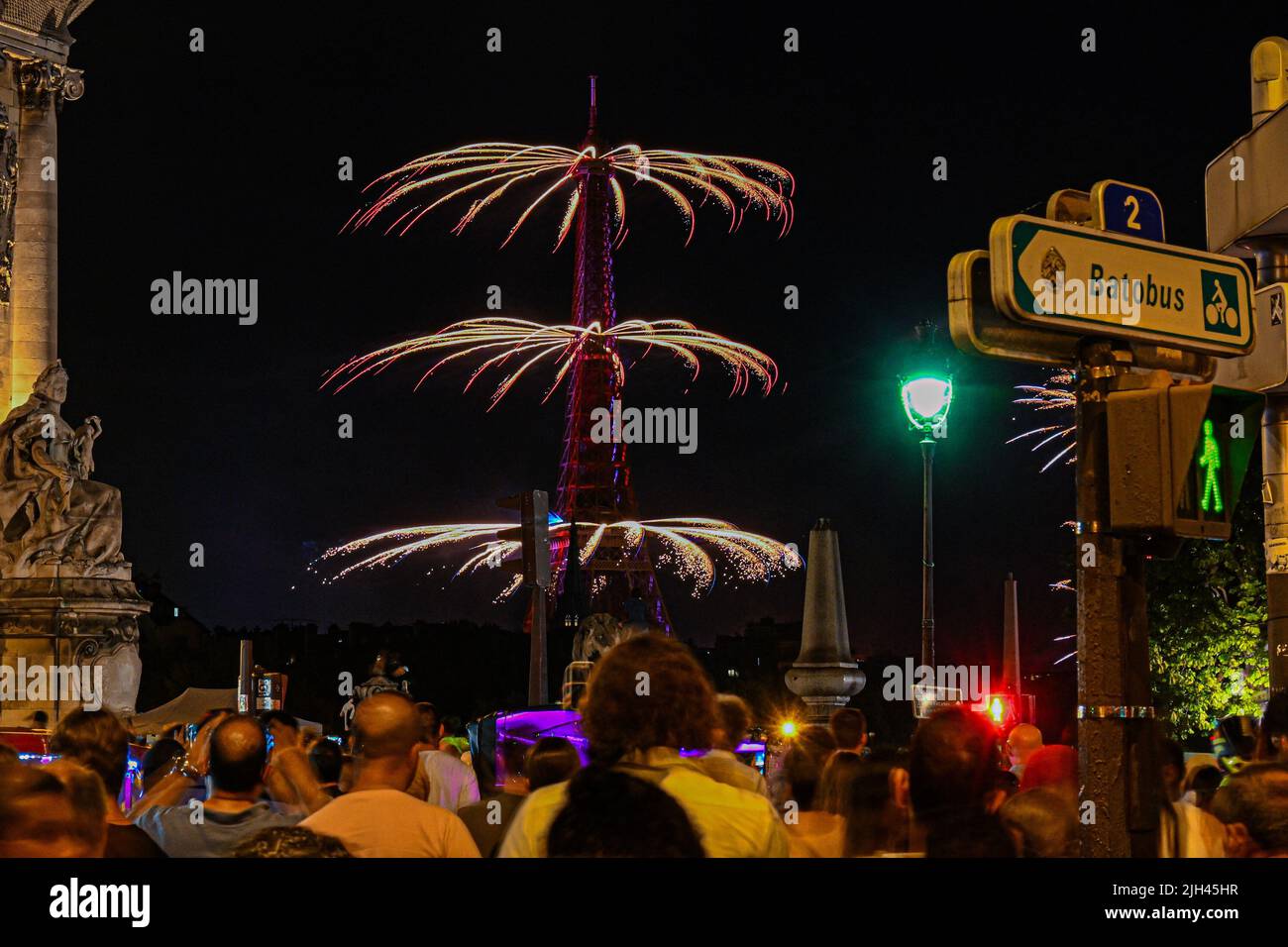 Paris, France. 14th July, 2022. Fireworks explode above the Eiffel ...