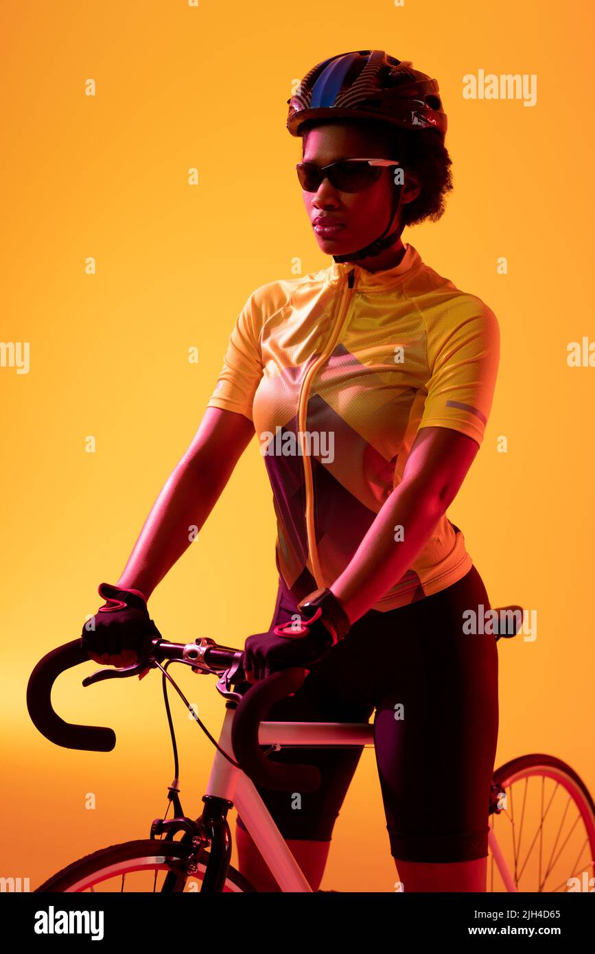 Female cyclist athlete hi-res stock photography and images - Alamy