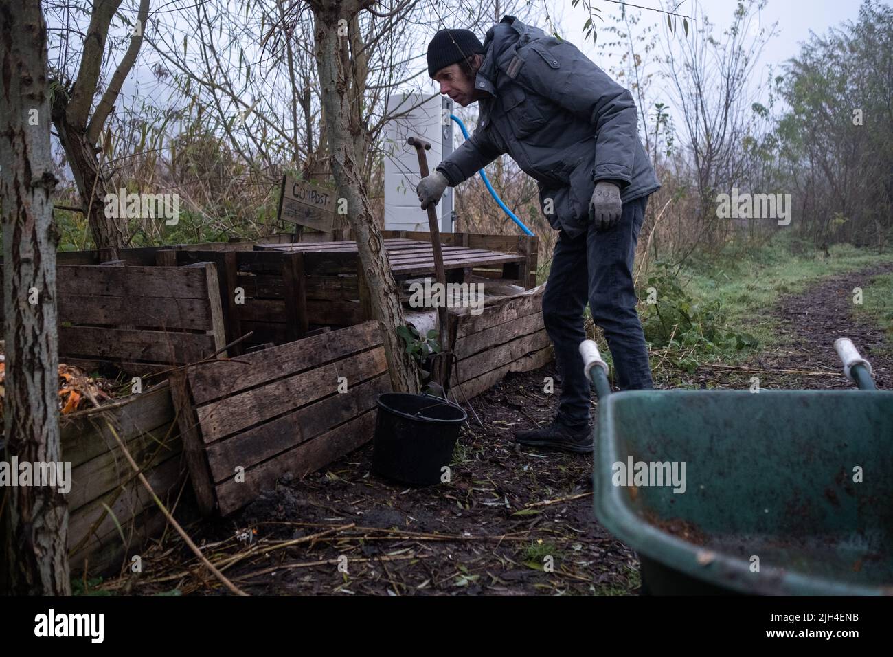 Report about shared gardens and urban agriculture in Amsterdam. Here, Anna's Tuin & Ruigte which ...