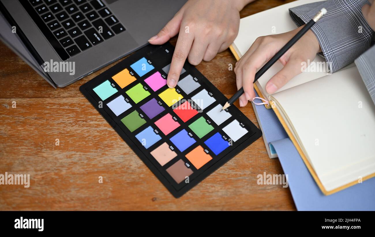 Checker chart hi-res stock photography and images - Alamy