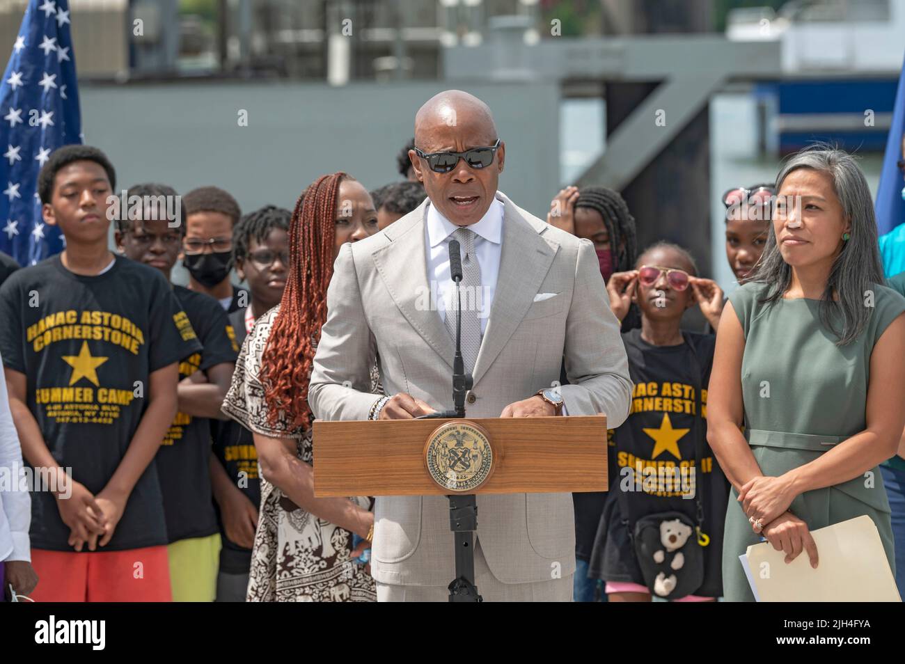 Nyc ferry forward hi-res stock photography and images - Alamy