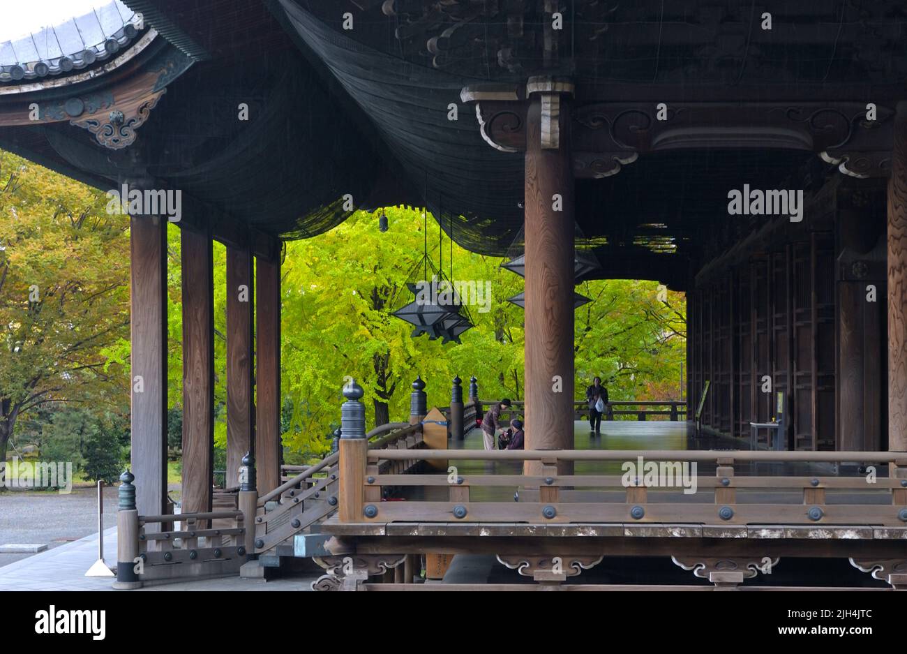 The majestic Hongwan-ji Temple, Kyoto JP Stock Photo - Alamy