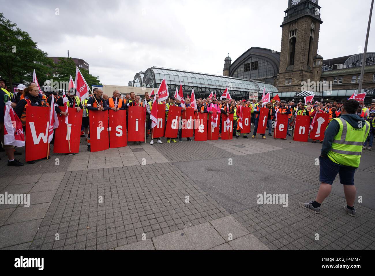 German ports strike hi-res stock photography and images - Alamy