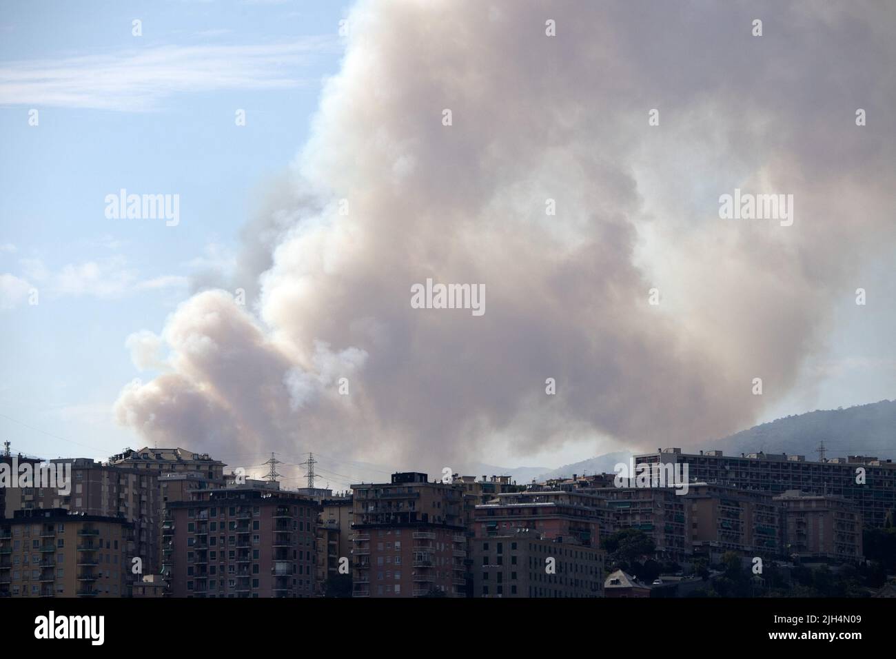 Rome italy july 2022 fire hi-res stock photography and images - Alamy