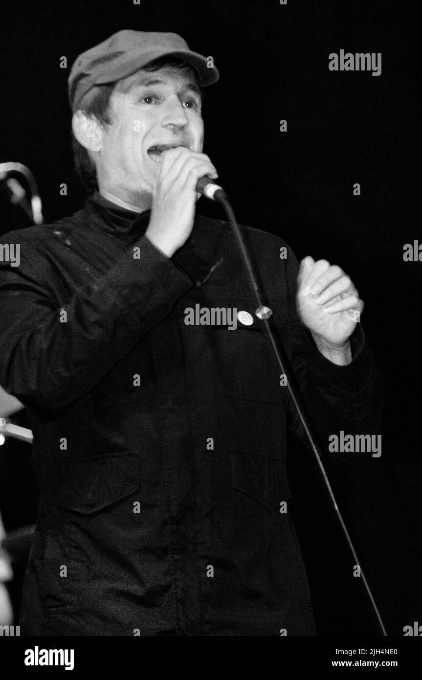Paul heaton live Black and White Stock Photos & Images - Alamy