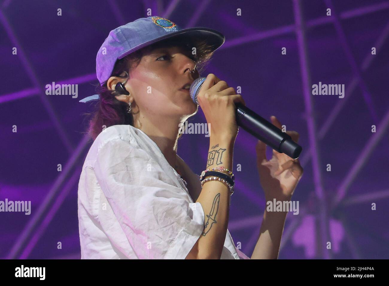 Ariete singer hi-res stock photography and images - Alamy