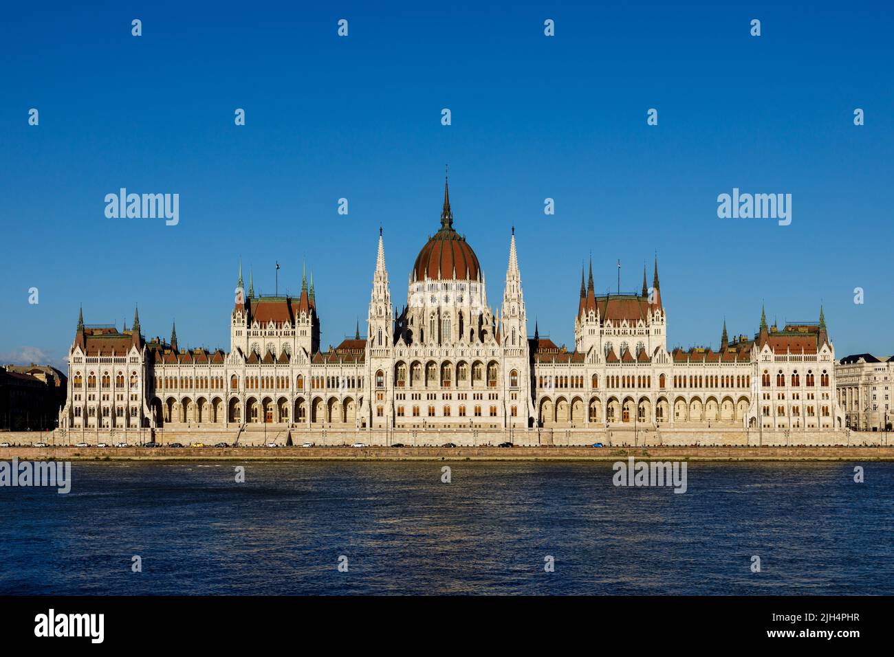 The hungarian parliament building in Budapest Stock Photo - Alamy