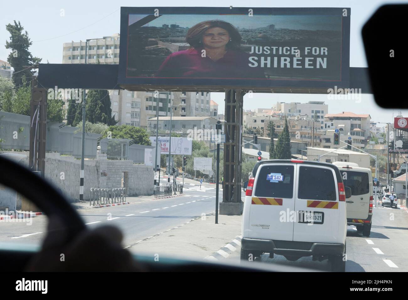 Palestinian american journalist hi-res stock photography and images - Alamy