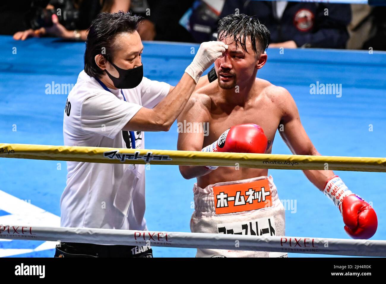 Tokyo, Japan. 13th July, 2022. Daigo Higa (R) of Japan and trainer ...