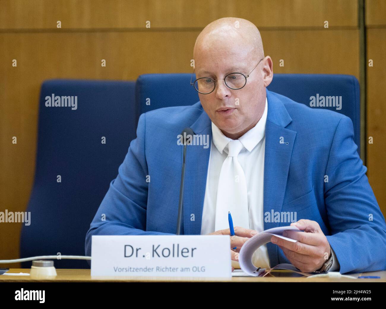 Higher army officer hi-res stock photography and images - Alamy