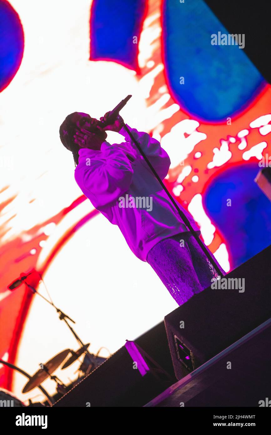 Uk trash concert hi-res stock photography and images - Alamy
