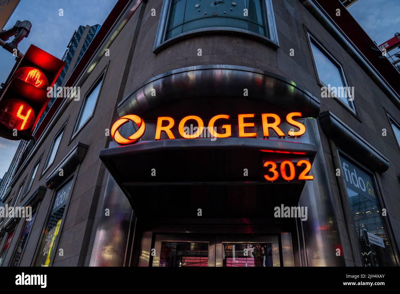 Rogers communications logo hi-res stock photography and images - Alamy