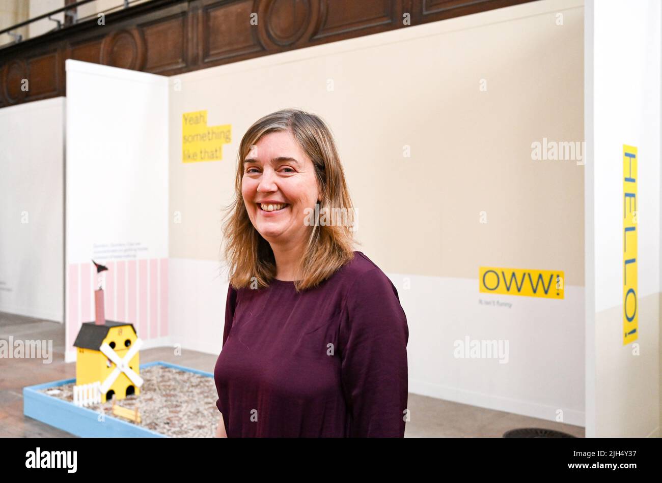 Artist lisa watts hi-res stock photography and images - Alamy