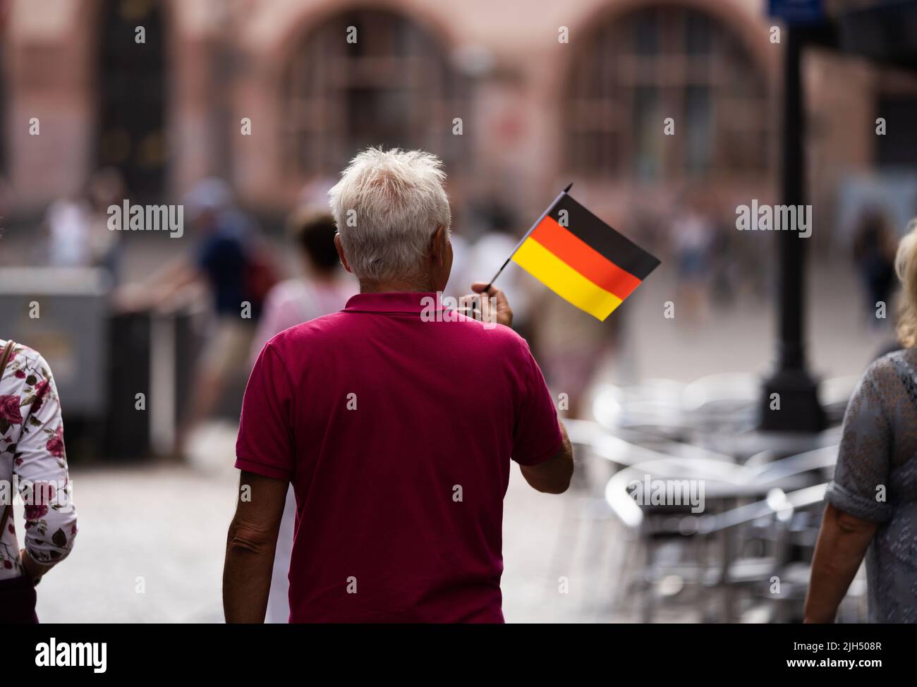 Red and gold flag hi-res stock photography and images - Alamy