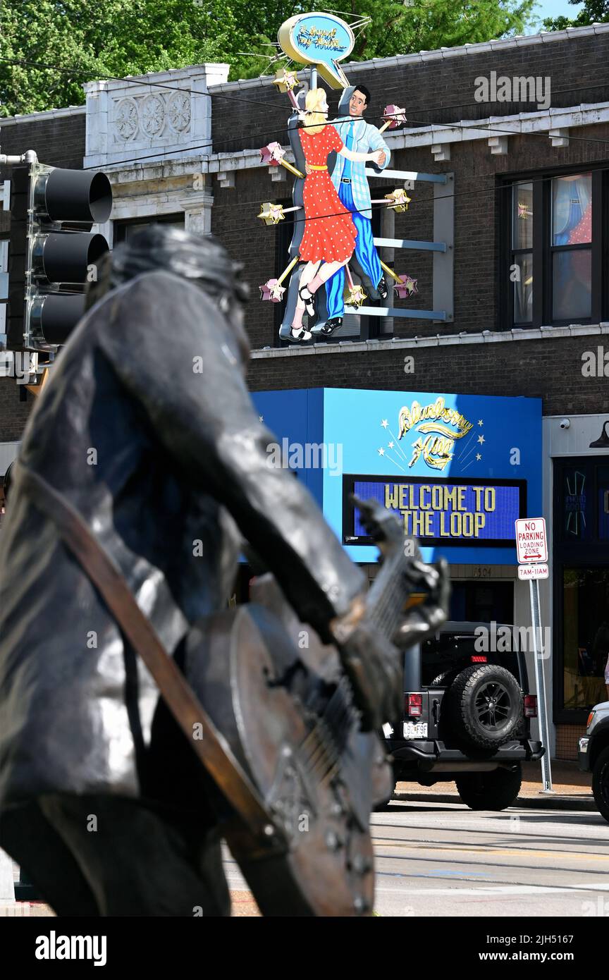 Chuck Berry statue and Blueberry Hill Restaurant, Delmar Loop, St ...