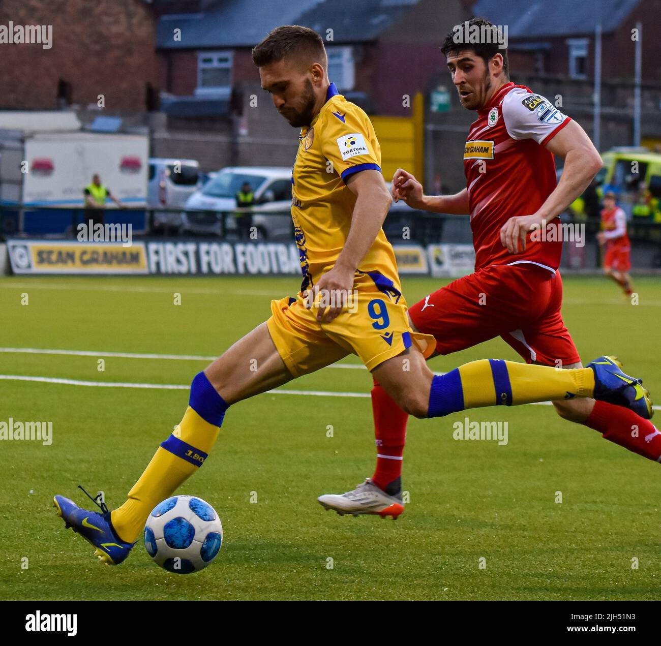 János Hahn & Kris Lowe in action - Cliftonville Vs DAC 1904 - UEFA ...
